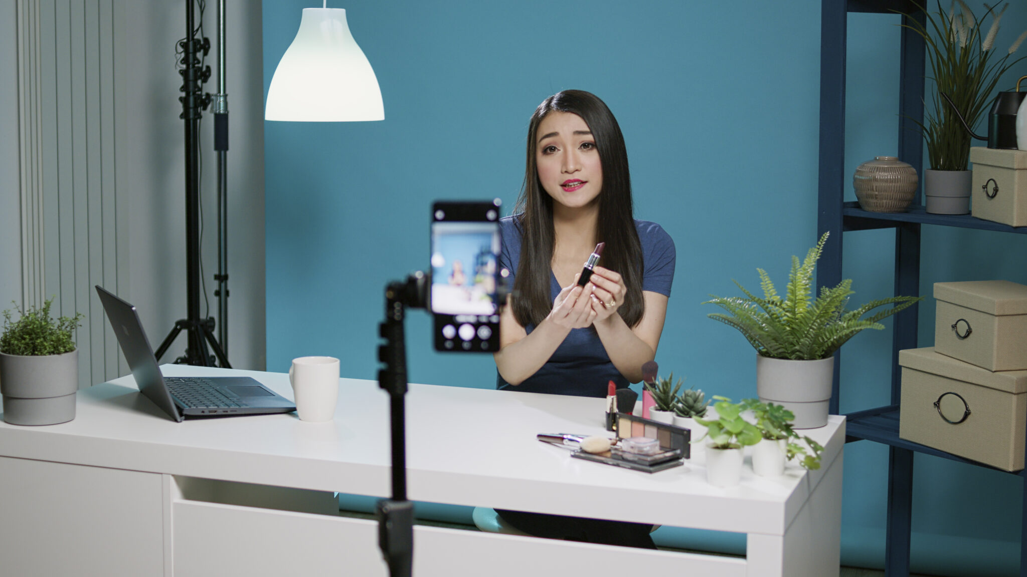 Contoh CV Host Live Streaming dan Tips Membuatnya - Blog BikinCV