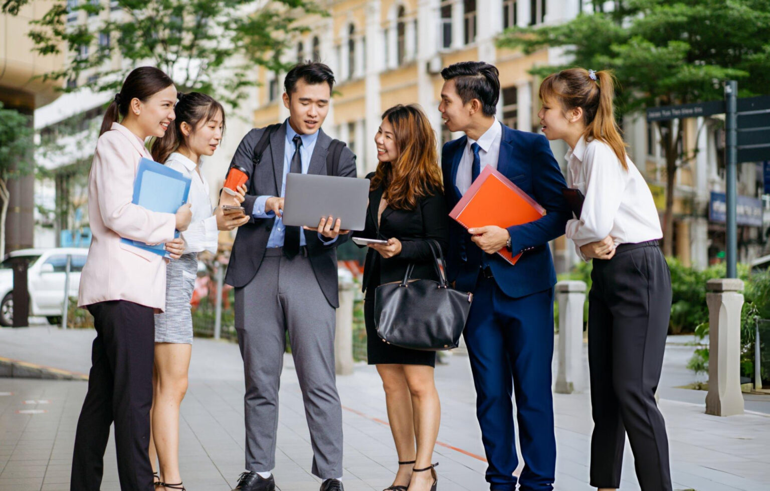 Ingin Kerja di Singapura? Ini 5 Hal yang Wajib Kamu Ketahui - Blog BikinCV